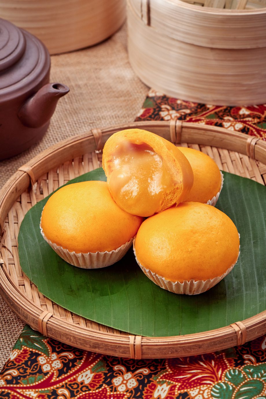 GOLDEN LAVE BUN (SALTED EGG) 黄金流沙包 - Yen Food Solutions